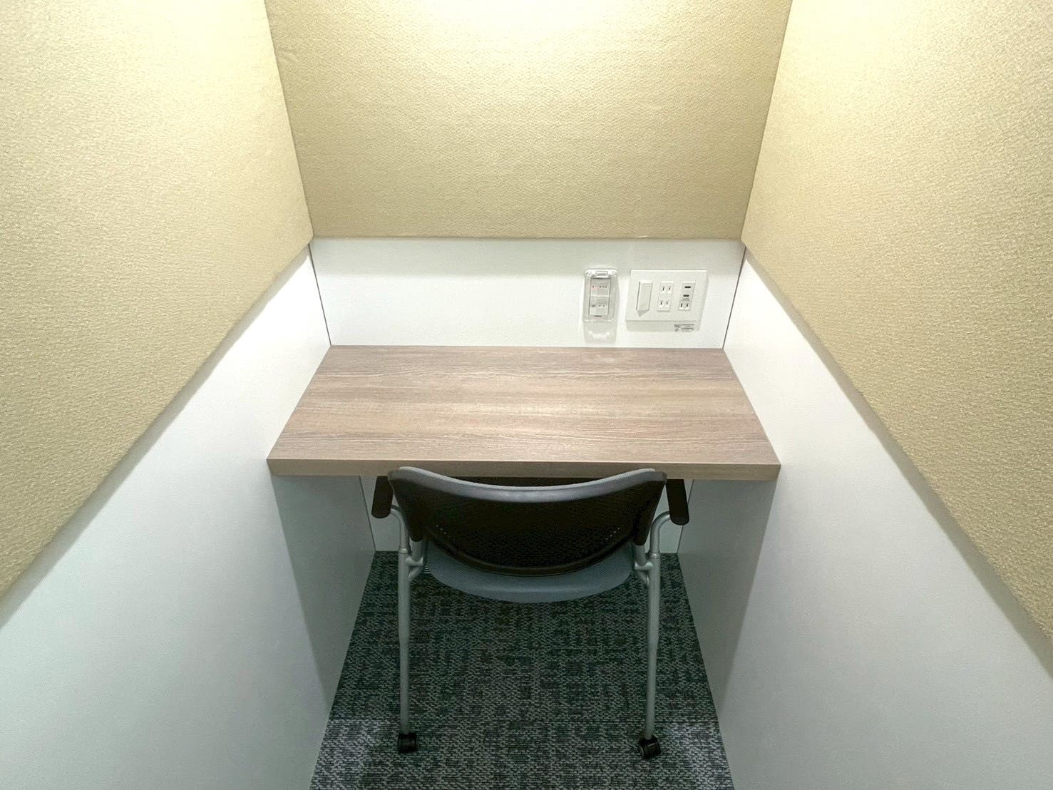 ＜ミニマルワークスペース PaO 白金高輪No.2＞1人用個室💼駅直結🚃光回線Wi-Fi📶電源🔌テレワーク/Web面談の写真2