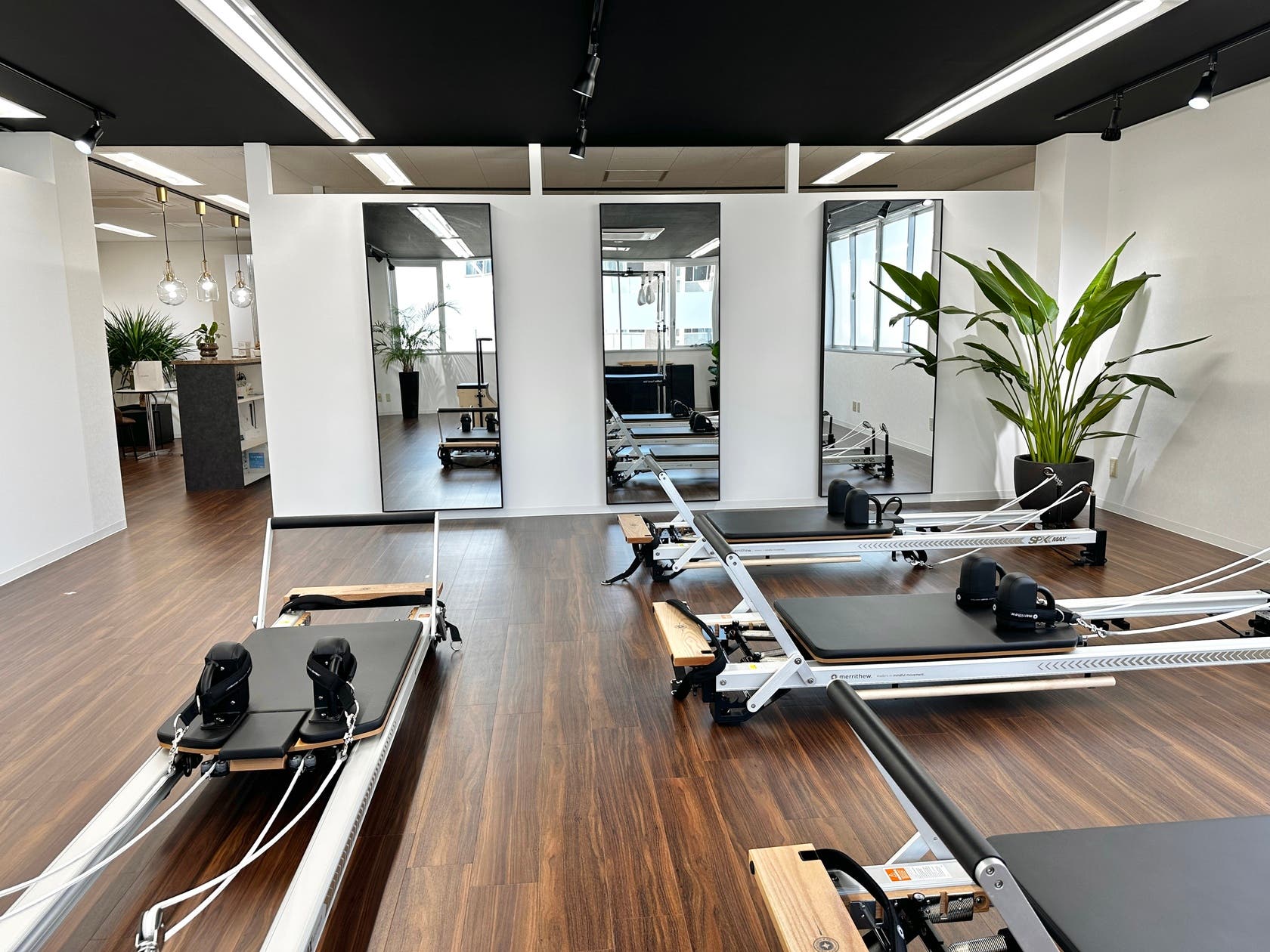 北与野駅徒歩5分・さいたま新都心｜ Merrithewピラティスマシン完備☆プロップス多数｜ピラティススタジオの写真2