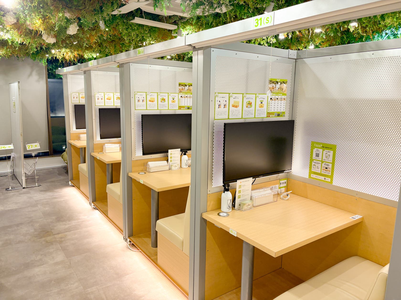 【新宿三丁目駅徒歩1分｜3Gブース】最大6名／高速Wi-Fi／55型モニター／会議・商談・面接・打ち合わせ・作業等の写真20