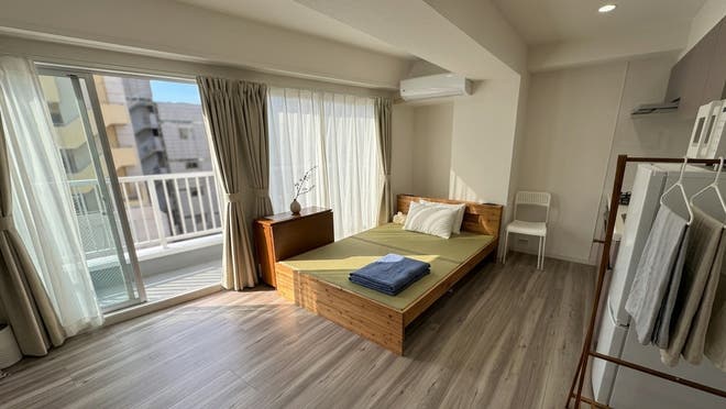 【自然光・9F屋上テラス】横浜駅徒歩8分|畳小上がり&高速Wi-Fi完備|撮影・テレワーク・おうちデートの写真1