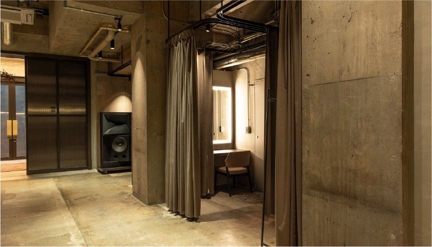 カスタマイズ可能、キッチンもシャワーも完備のオープンスペースの写真9