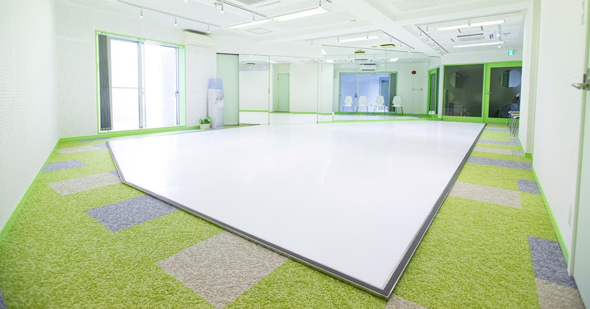 世田谷区にある室内樹脂スケートリンクの写真1