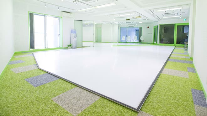 世田谷区にある室内樹脂スケートリンクの写真1