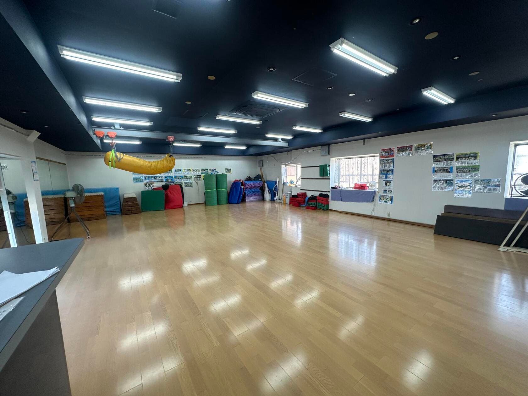 ダンスなどに最適！弾力ある床、鏡あり。の写真1