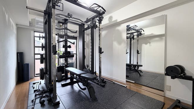 《外苑前駅徒歩6分・青山一丁目駅徒歩6分》設備充実清潔感あるレンタルジム✨『レンタルジムGlitteR 南青山店ブースB』の写真1