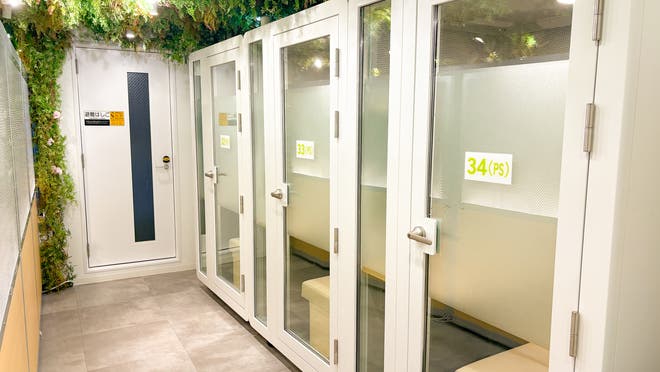 【新宿三丁目駅徒歩1分|18Sブース】ワークブース/高速Wi-Fi/31.5型モニタ/充電/web商談・面接・MTG・テレワークの写真20