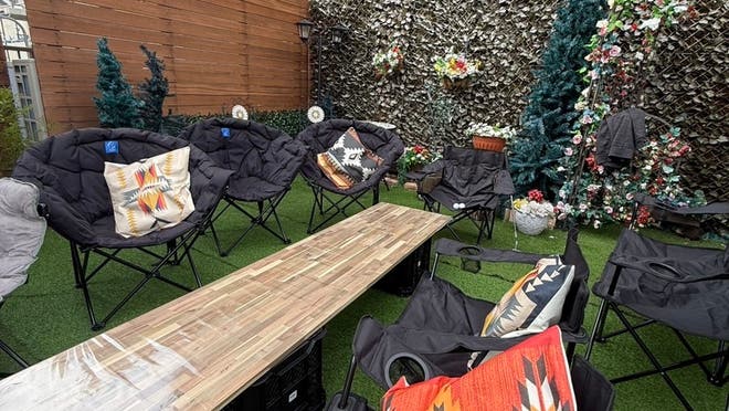 上野駅徒歩3分!都会で キャンプ!お仕事終りや家族、仲間の皆さんと大人気屋上バーベキュー😊一棟貸切もアリ。イベント推し会二次会の写真2