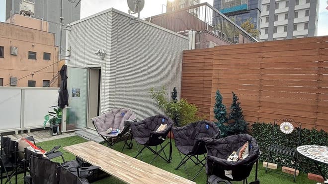 上野駅徒歩3分!都会で キャンプ!お仕事終りや家族、仲間の皆さんと大人気屋上バーベキュー😊一棟貸切もアリ。イベント推し会二次会の写真6