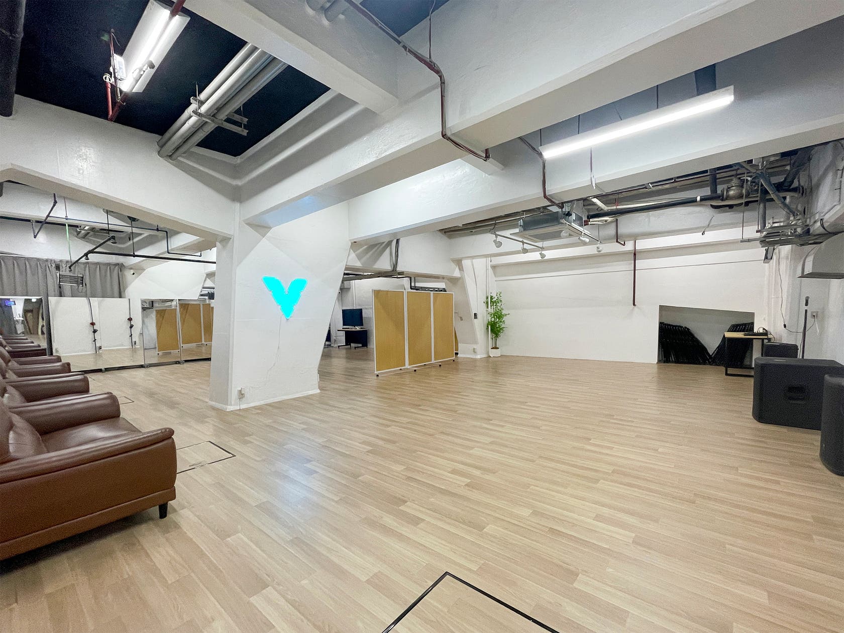 【A－グンカン・ベース】圧巻200㎡｜高音質スピーカー×プロ用音響×マイク完備｜大音量OK｜配信・イベント・ダンス対応！の写真11