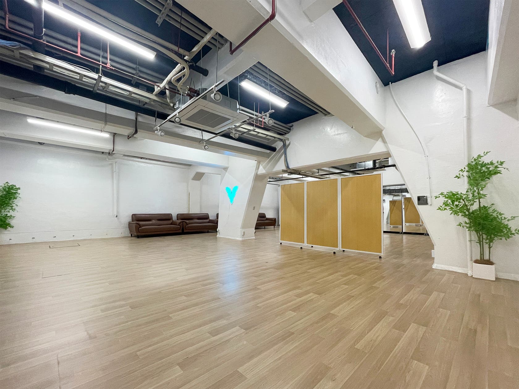 【A－グンカン・ベース】圧巻200㎡｜高音質スピーカー×プロ用音響×マイク完備｜大音量OK｜配信・イベント・ダンス対応！の写真12