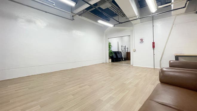 グンカン・ベース|200㎡大型スタジオ|卓球練習・レッスン・イベント|音質スピーカー・プロ用音響・マイク完備|大音量OKの写真9