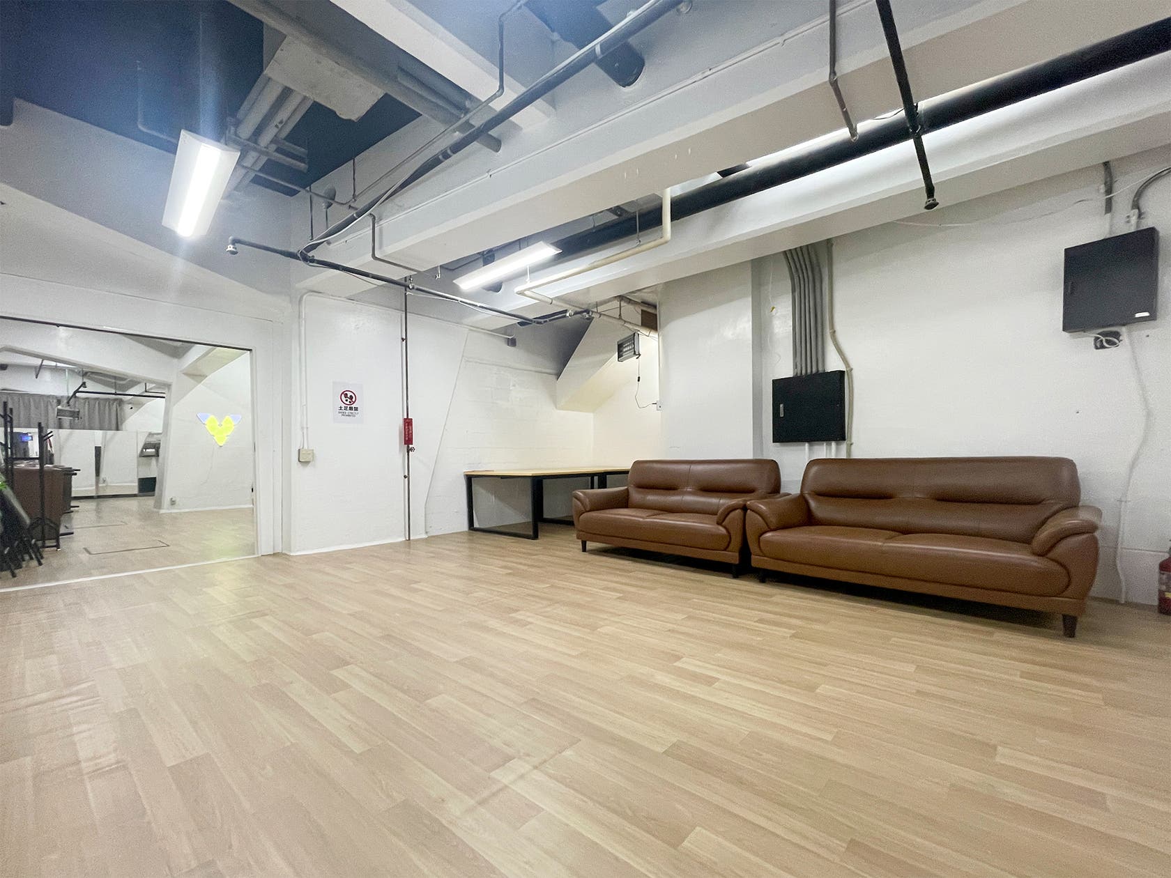 【グンカン・ベース 】圧巻200㎡｜高音質スピーカー・プロ用音響・マイク完備｜大音量OK｜イベント・ダンス・楽器練習に最適｜の写真7