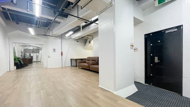 【グンカン・ベース 】圧巻200㎡|高音質スピーカー・プロ用音響・マイク完備|大音量OK|イベント・ダンス・楽器練習に最適|の写真8