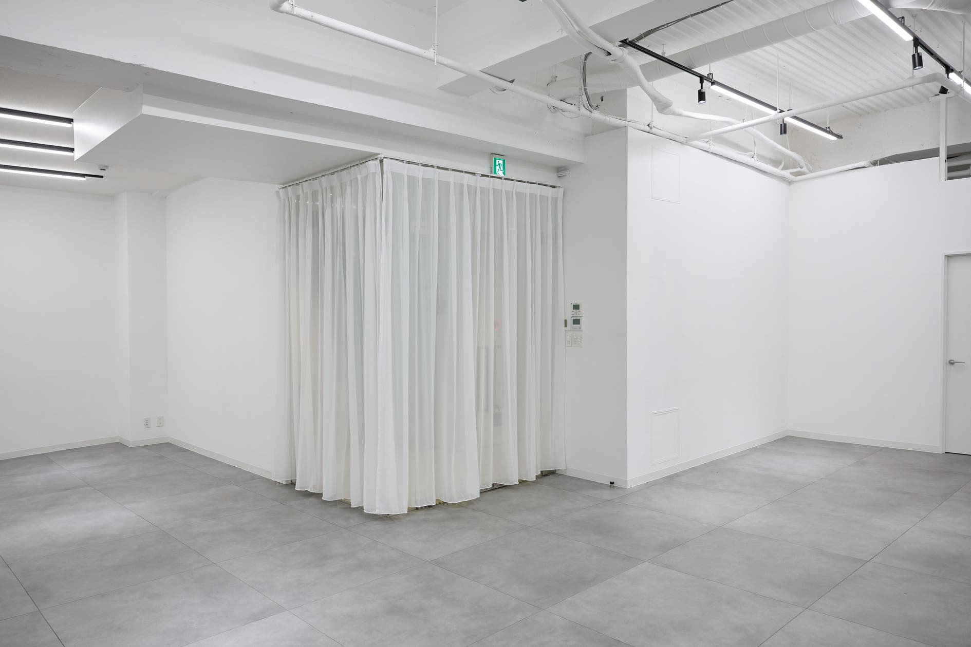 南青山3丁目 / 表参道　大型LEDウォールスクリーンが設置されているレンタルスタジオの写真10