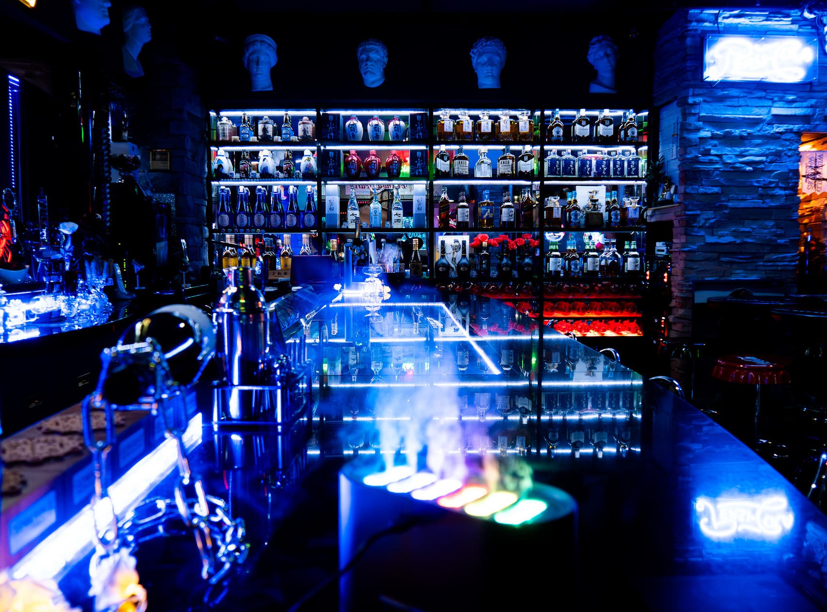 映画ロケでも多数利用あり！配信もすぐ出来る！グランドピアノ・ドラム等楽器常設の駅近ライブバーの写真2