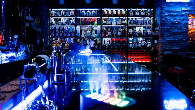 映画ロケでも多数利用あり!配信もすぐ出来る!グランドピアノ・ドラム等楽器常設の駅近ライブバーの写真2