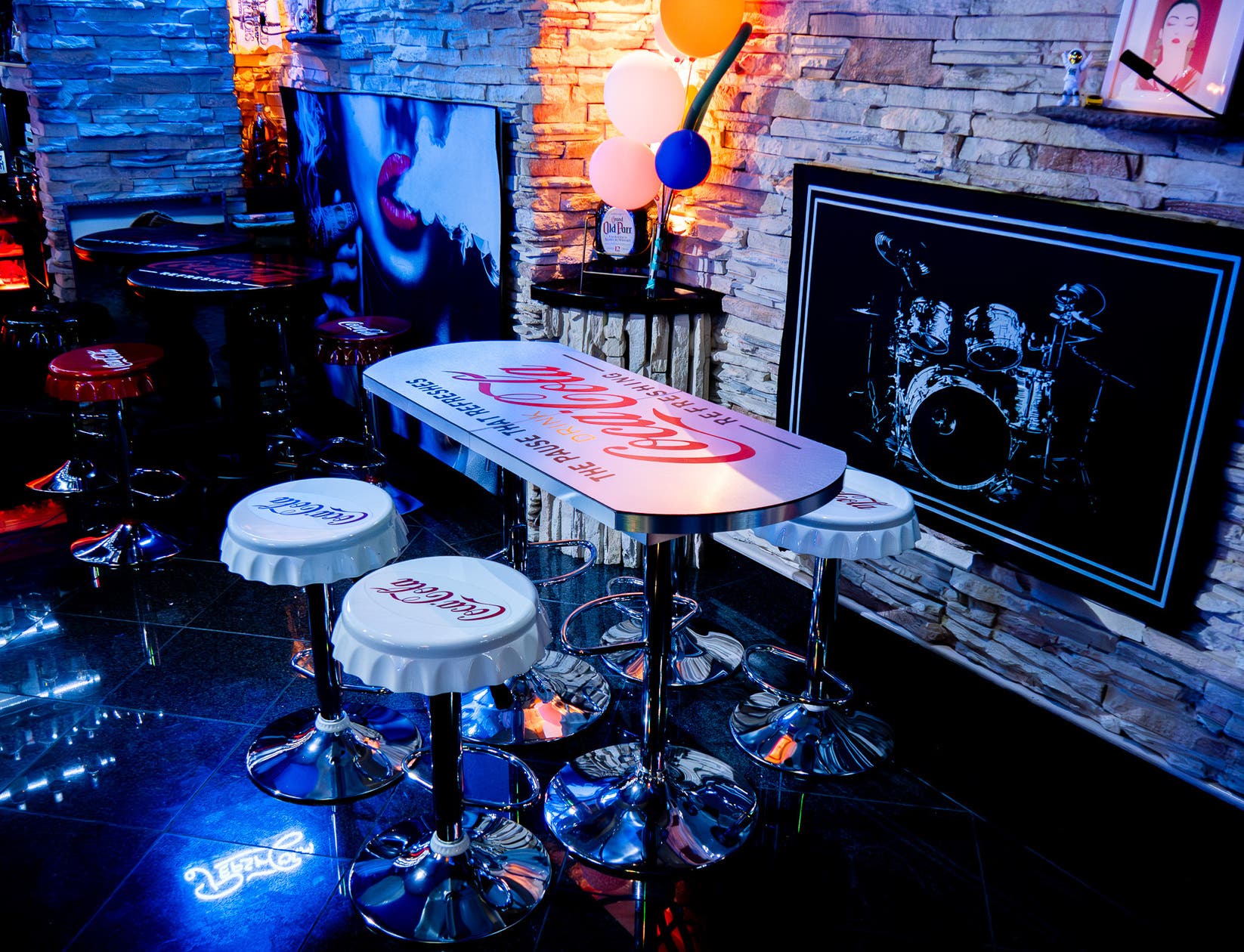 映画ロケでも多数利用あり！配信もすぐ出来る！グランドピアノ・ドラム等楽器常設の駅近ライブバーの写真4