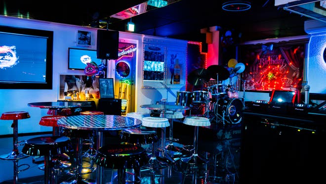 映画ロケでも多数利用あり!配信もすぐ出来る!グランドピアノ・ドラム等楽器常設の駅近ライブバーの写真5