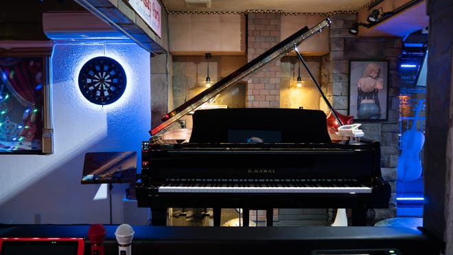映画ロケでも多数利用あり!配信もすぐ出来る!グランドピアノ・ドラム等楽器常設の駅近ライブバーの写真8