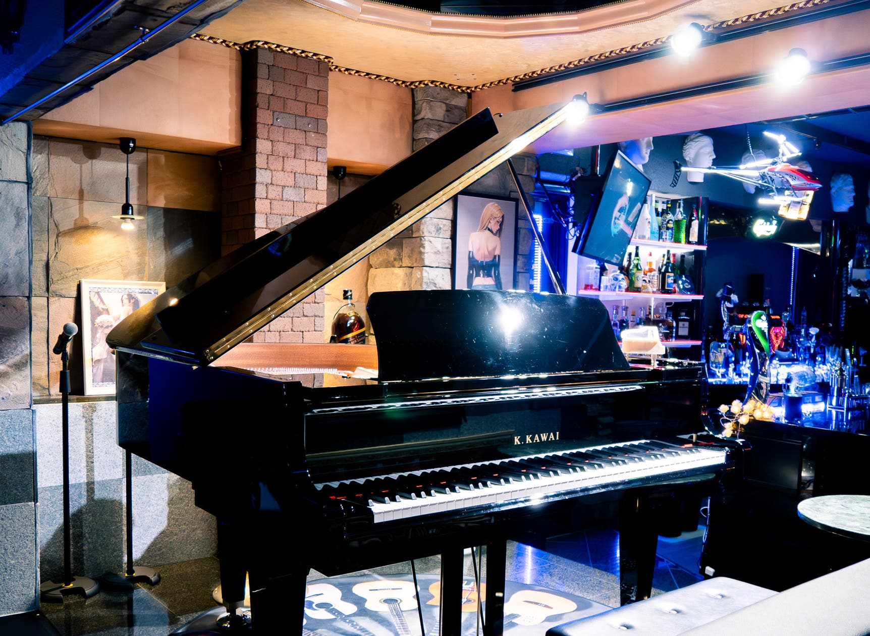映画ロケでも多数利用あり！配信もすぐ出来る！グランドピアノ・ドラム等楽器常設の駅近ライブバーの写真9