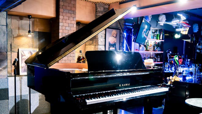 映画ロケでも多数利用あり!配信もすぐ出来る!グランドピアノ・ドラム等楽器常設の駅近ライブバーの写真9