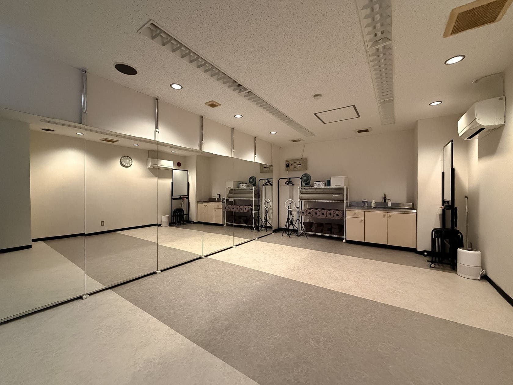 NEW!【静岡駅5分】大型鏡計5m／広々25㎡スタジオでダンス・ヨガ・太極拳・コスプレ・撮影・演劇におすすめ☆の写真3