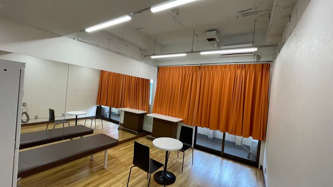 【飯塚・片島】超好立地◎大人気『10坪フリースペース』!少人数で利用できる♪快適空間◎の写真1