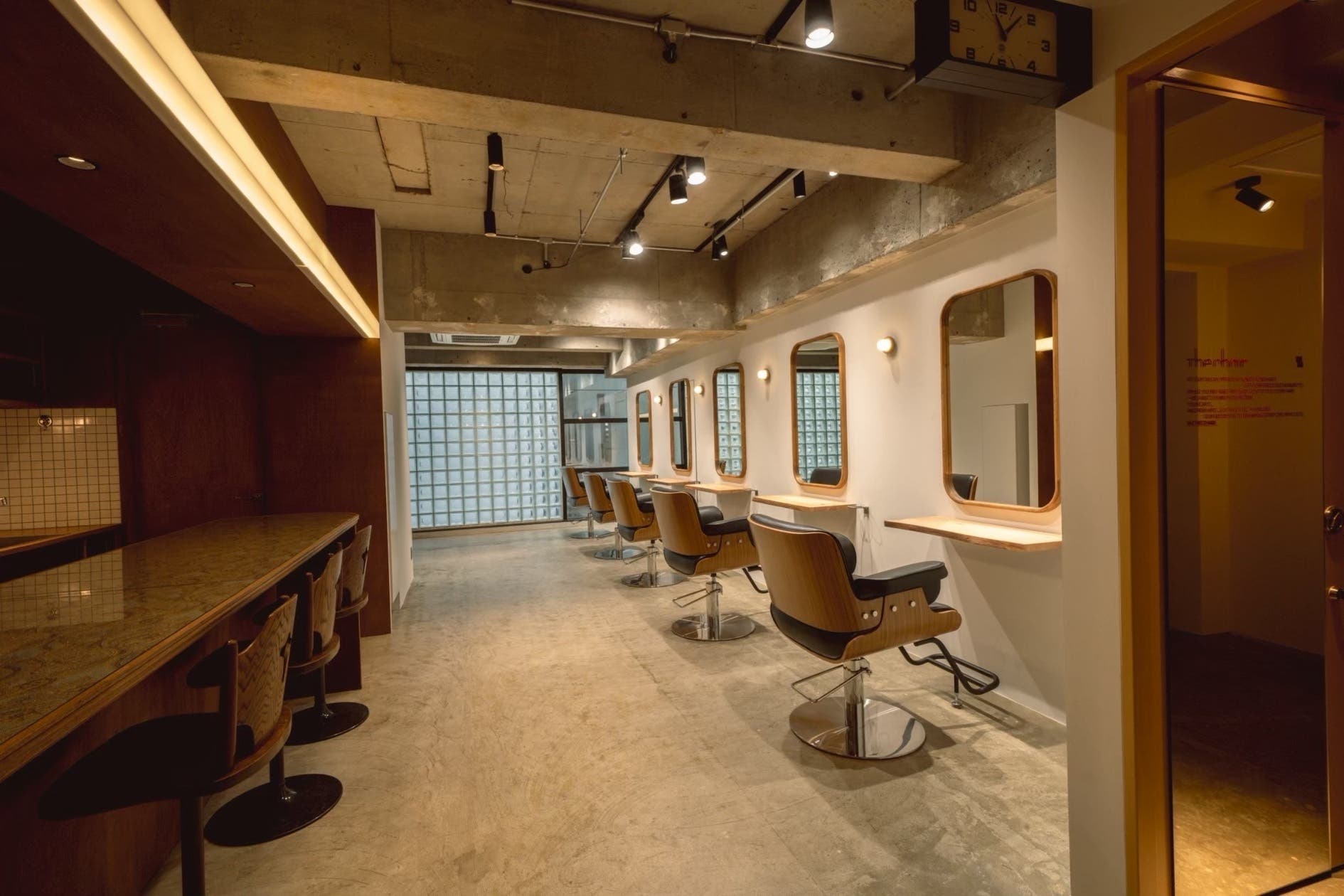 【名古屋駅 徒歩7分】プライベートサロン🍃CM・広告撮影・商品撮影✨ロケ・スタジオ撮影📸ドラマ・YouTube🌟美容🪞の写真3