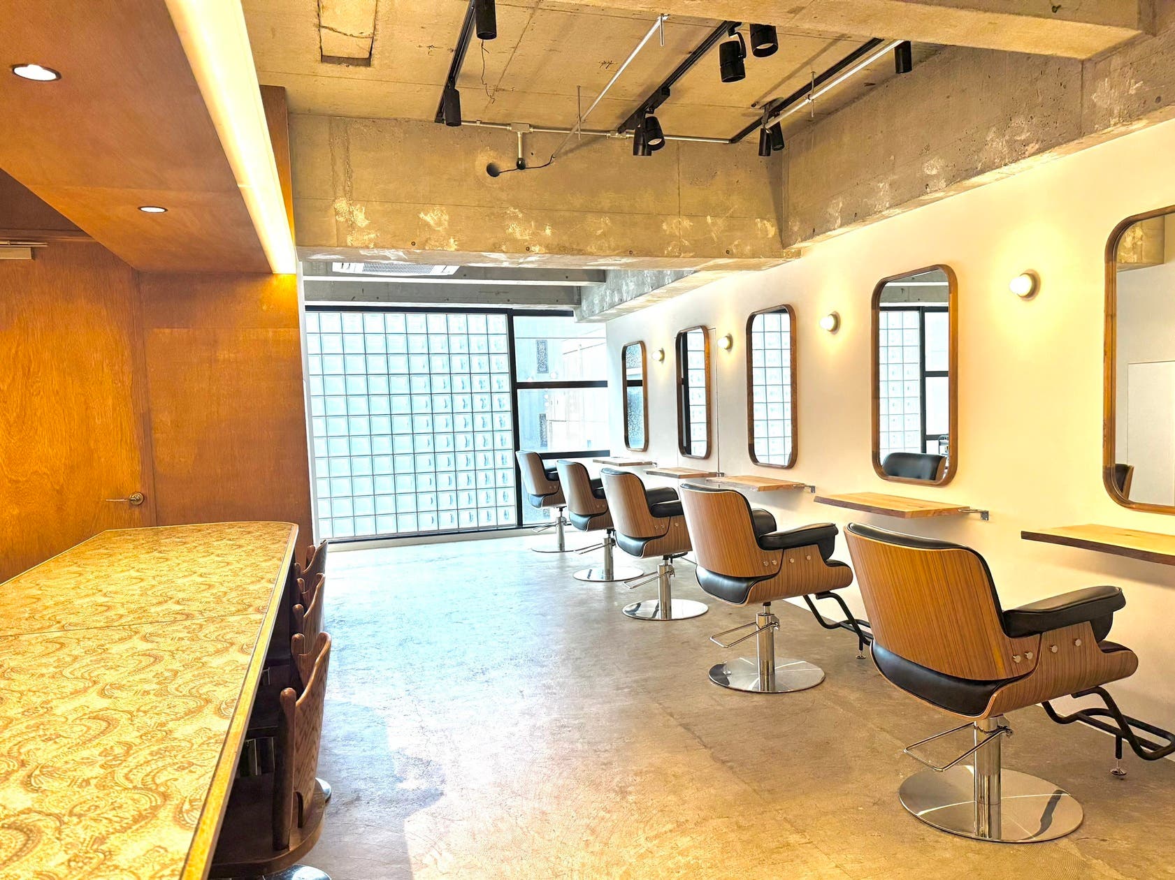 【名古屋駅 徒歩7分】プライベートサロン🍃CM・広告撮影・商品撮影✨ロケ・スタジオ撮影📸ドラマ・YouTube🌟美容🪞の写真8