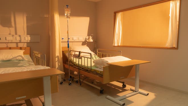 都内に近い!照明スペース付き!病院と多機能受付所、両用できる空間(病室二つあり)の写真2