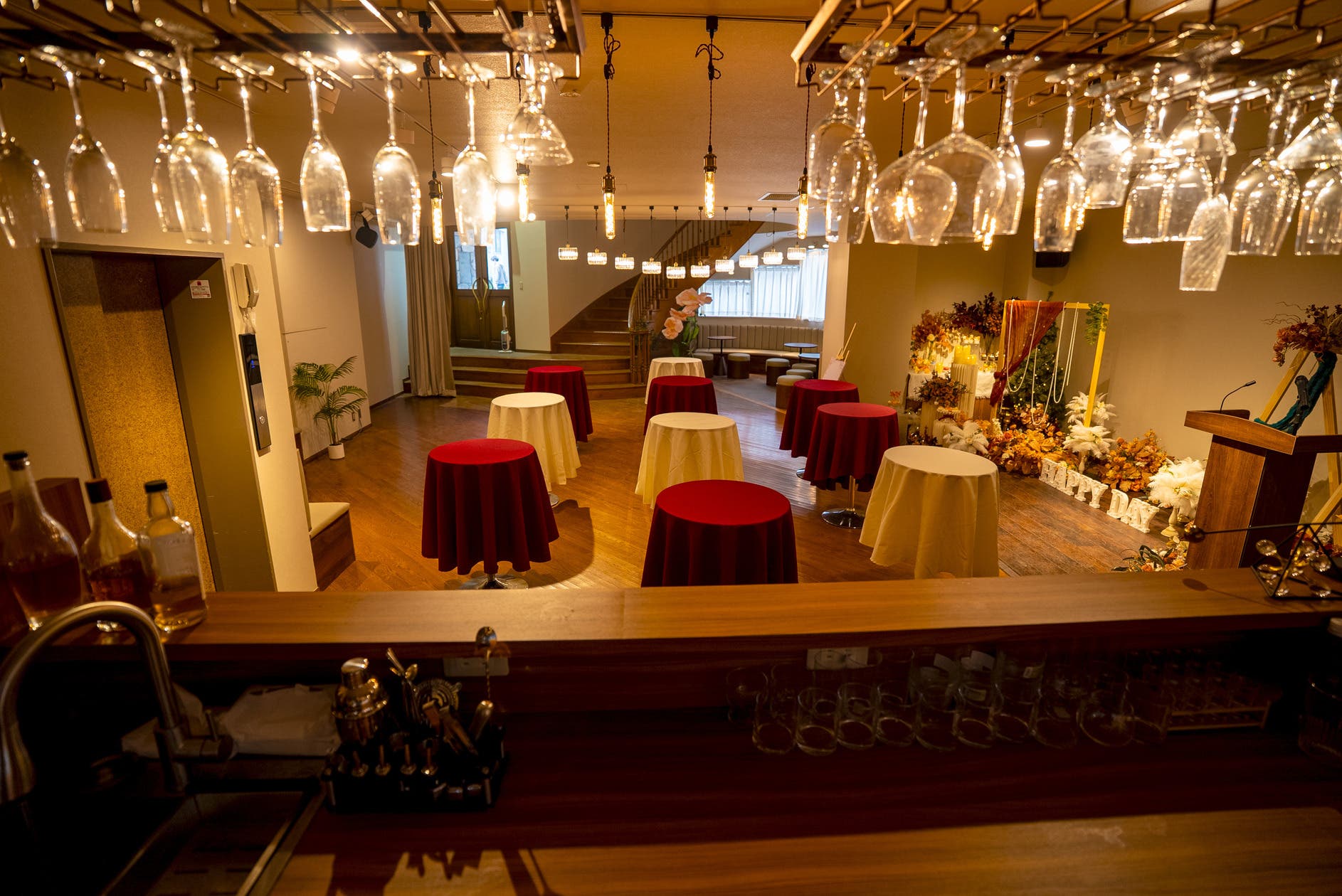 都内に近い！バー、カフェエリアあり！螺旋階段付き！照明機材レンタル付き！多目的なホール〜の写真6