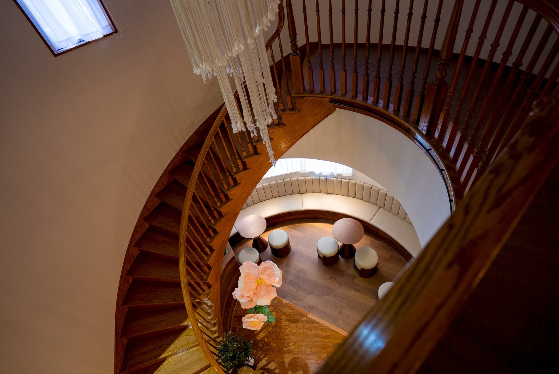 都内に近い！バー、カフェエリアあり！螺旋階段付き！照明機材レンタル付き！多目的なホール〜の写真9