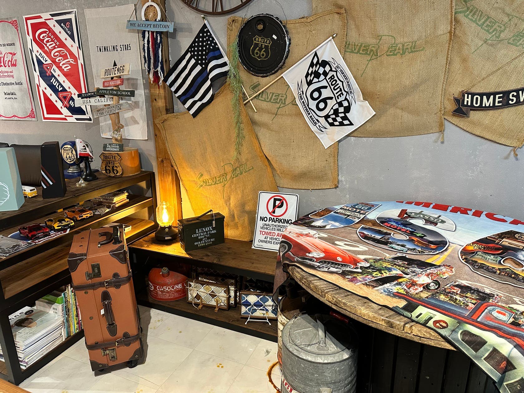 撮影会・グループ利用OK！多シーン完備＆待機室ありで使いやすい本格スタジオ　アメリカン×ピンク×白ホリ完備！1スタジオでの写真12