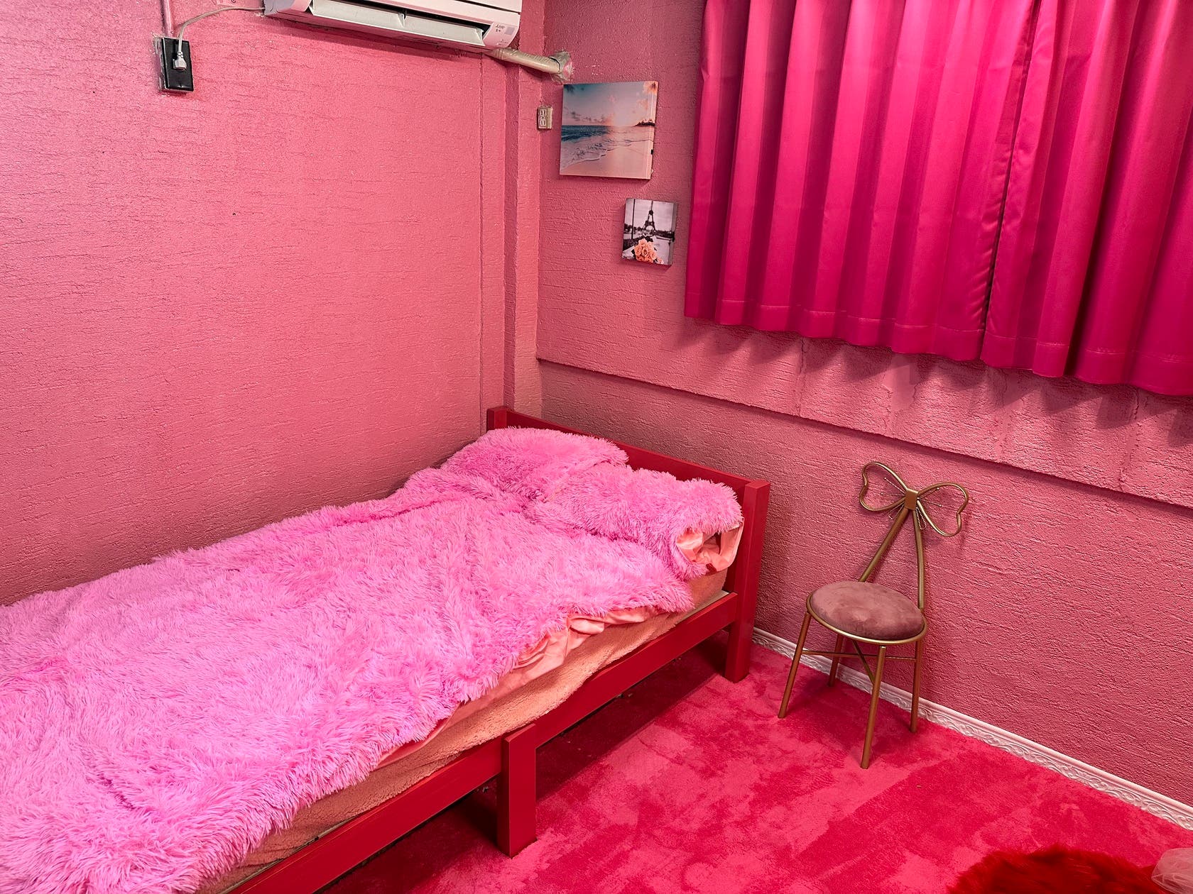 撮影会・グループ利用OK！多シーン完備＆待機室ありで使いやすい本格スタジオ　アメリカン×ピンク×白ホリ完備！1スタジオでの写真15