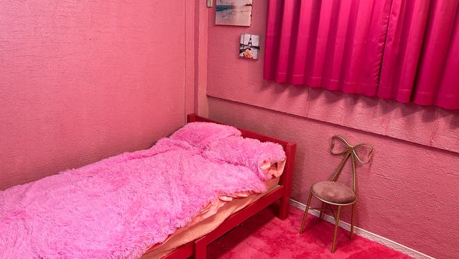 撮影会・グループ利用OK!多シーン完備&待機室ありで使いやすい本格スタジオ アメリカン×ピンク×白ホリ完備!1スタジオでの写真15