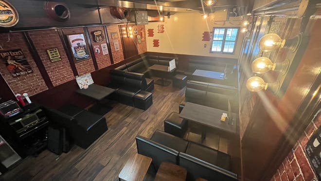 【なんば駅徒歩3分】コスパ最高!カラオケ・ボードゲームありの貸切30席BAR|誕生日会・2次会・女子会に最適の写真1