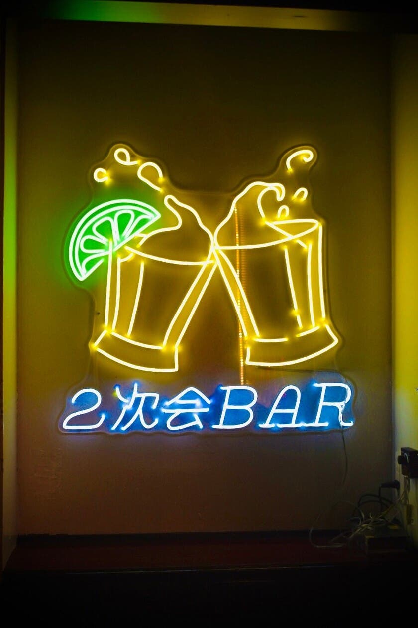 【なんば駅徒歩３分】コスパ最高！カラオケ・ボードゲームありの貸切30席BAR｜誕生日会・2次会・女子会に最適の写真2