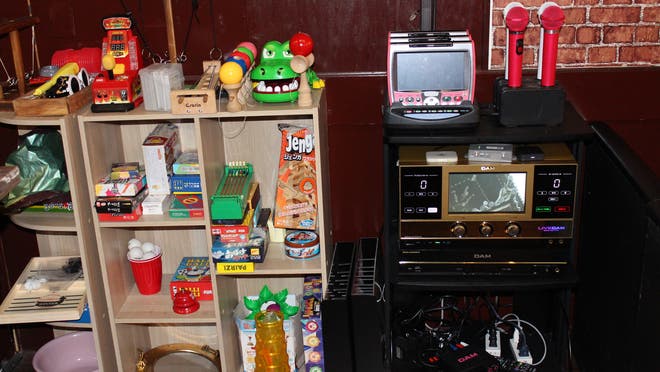 【なんば駅徒歩3分】コスパ最高!カラオケ・ボードゲームありの貸切30席BAR|誕生日会・2次会・女子会に最適の写真6