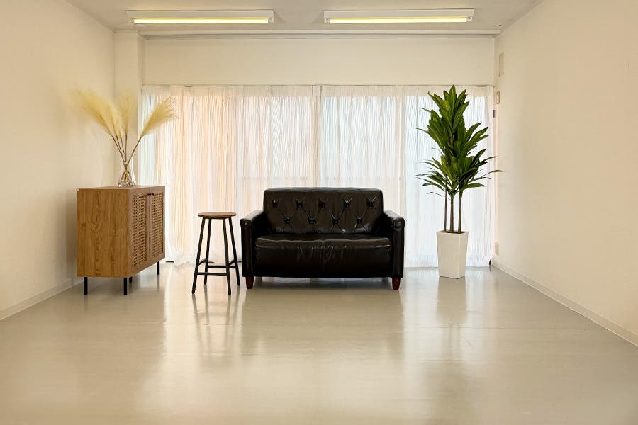 New Open🎉【藤森駅1分】撮影スタジオ📸南向き・日当たり良好☀️撮影備品無料｜24h｜63㎡の写真1