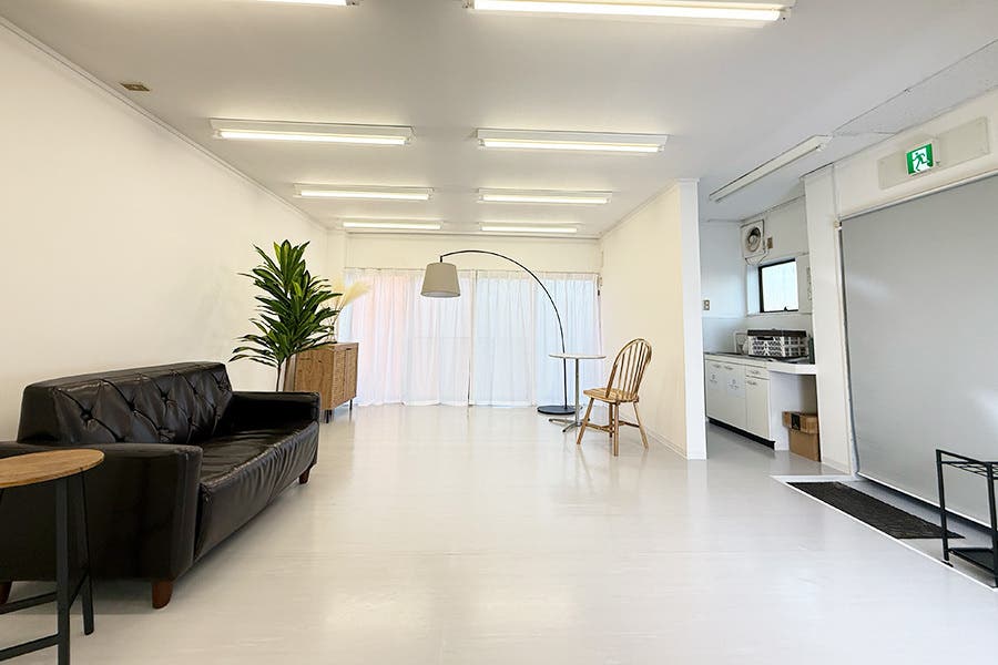 New Open🎉【藤森駅1分】撮影スタジオ📸南向き・日当たり良好☀️撮影備品無料｜24h｜63㎡の写真3