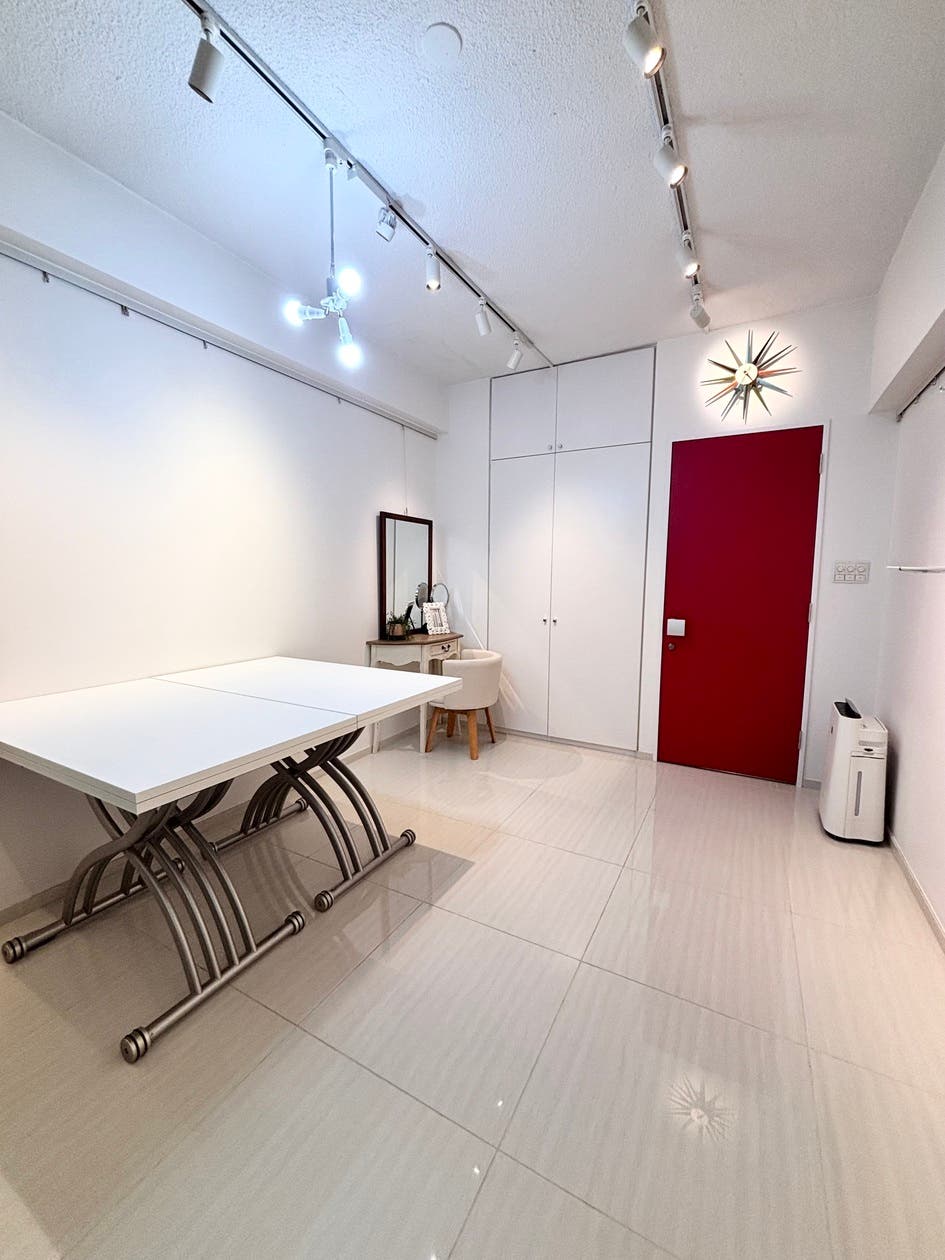 新宿駅至近⭐︎代々木駅からも！白基調の清潔なスペース⭐︎ワークショップにおすすめ⭐︎ジュエリー・手芸・メイク・フラワーなどの写真3