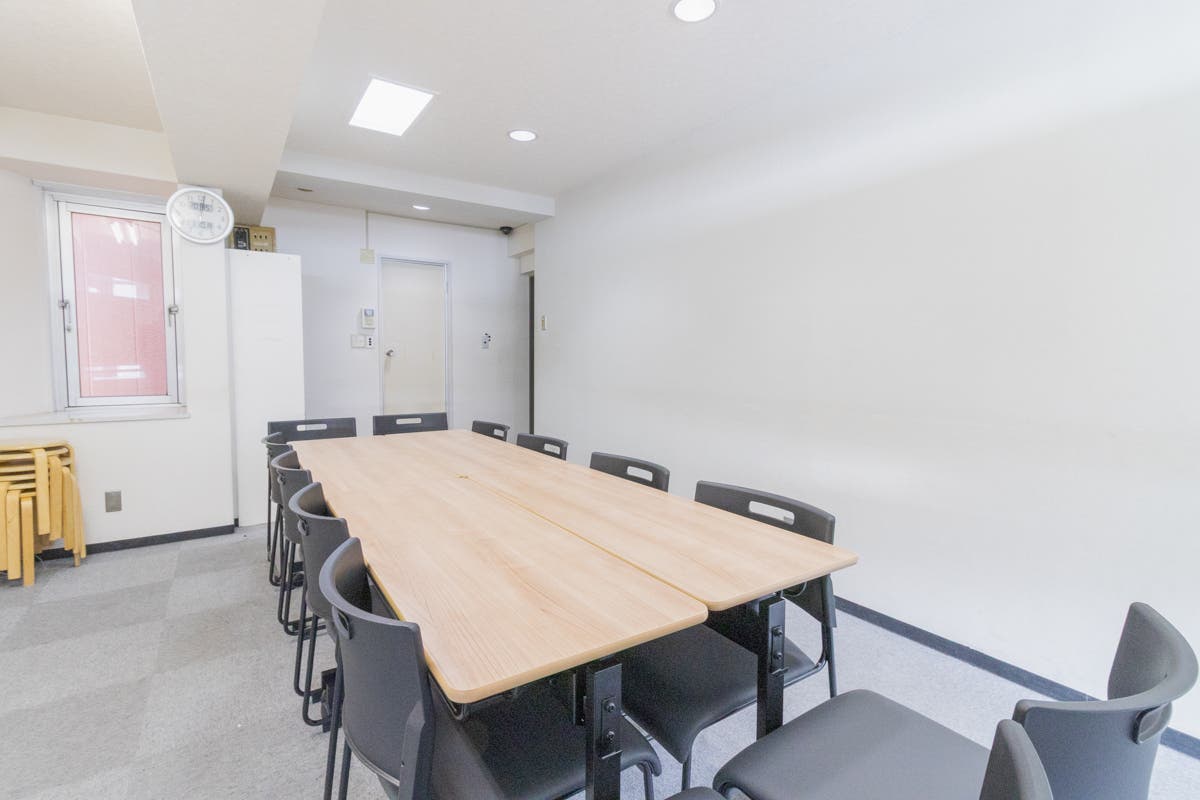 【新宿西口駅近】プロジェクター・WiFi全て無料！ふれあい貸し会議室 新宿B-801（旧ワンコイン会議室新宿 新宿西口会議室A）の写真4