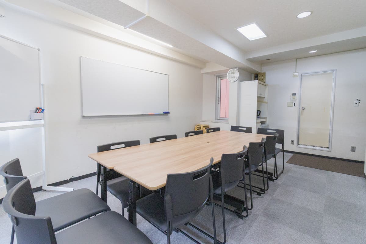 【新宿西口駅近】プロジェクター・WiFi全て無料！ふれあい貸し会議室 新宿B-801（旧ワンコイン会議室新宿 新宿西口会議室A）の写真6