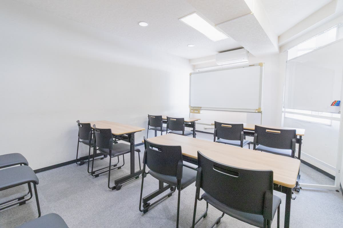 【新宿西口駅近】プロジェクター・WiFi全て無料！ふれあい貸し会議室 新宿B-801（旧ワンコイン会議室新宿 新宿西口会議室A）の写真9