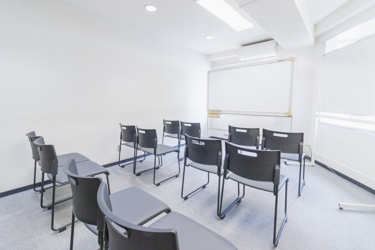 【新宿西口駅近】プロジェクター・WiFi全て無料！ふれあい貸し会議室 新宿B-801（旧ワンコイン会議室新宿 新宿西口会議室A）の写真13