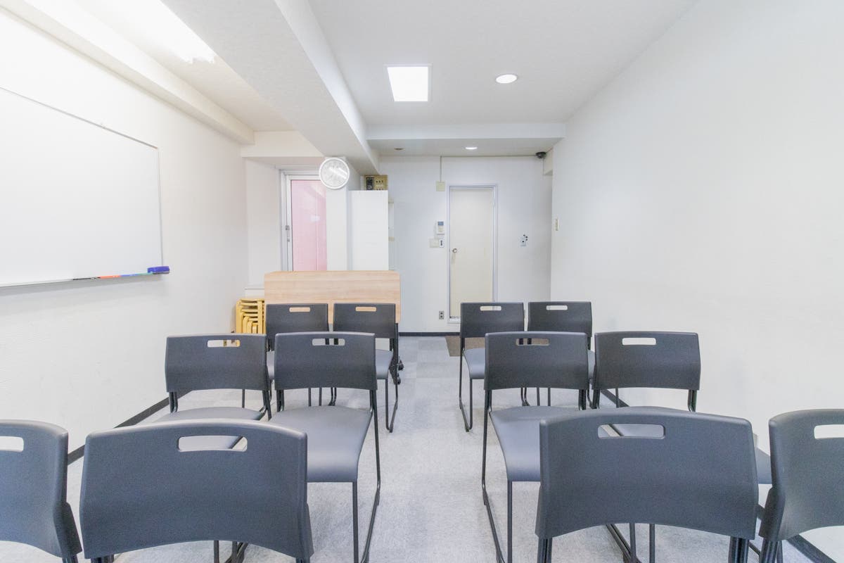 【新宿西口駅近】プロジェクター・WiFi全て無料！ふれあい貸し会議室 新宿B-801（旧ワンコイン会議室新宿 新宿西口会議室A）の写真16