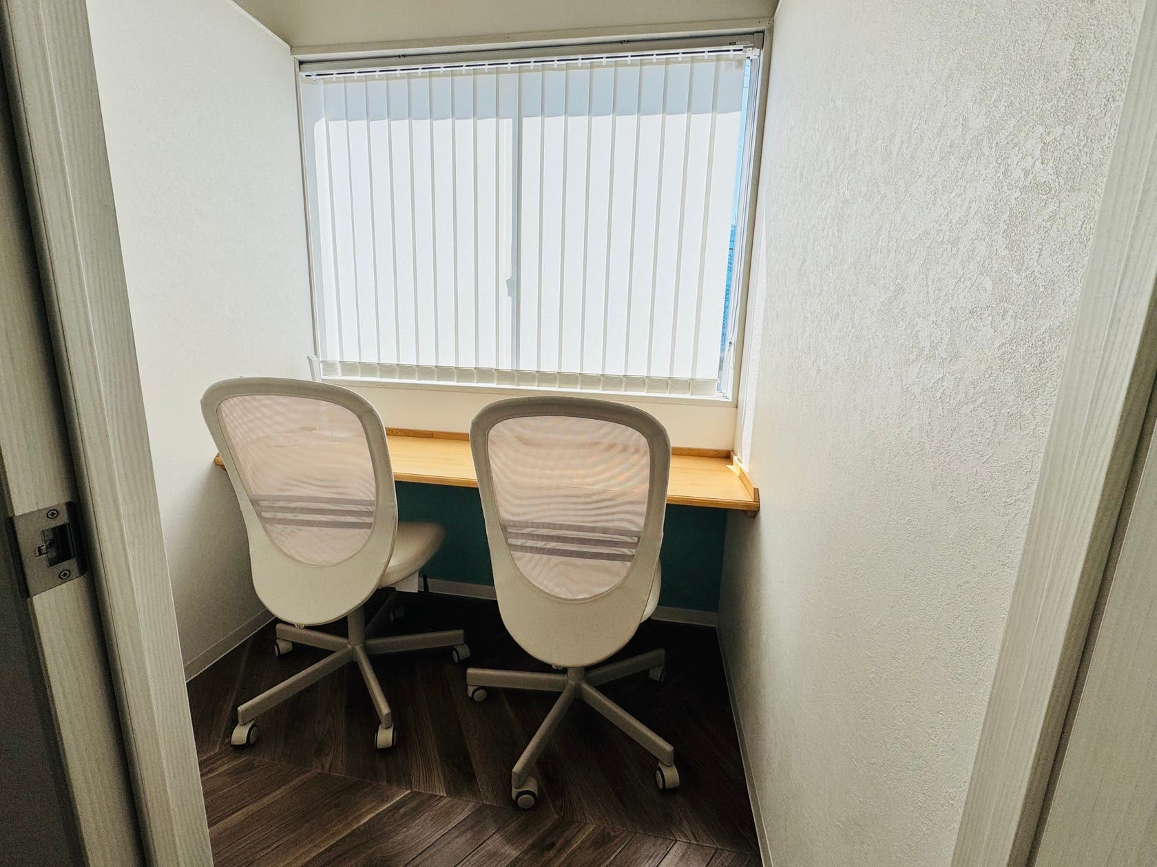 【自習室／個室B 】＊松本市桐  ＊課題/資格勉強に  ＊信州大学徒歩圏内 ＊ドリンクコーナーありの写真1