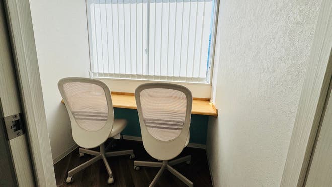 【自習室/個室B 】*松本市桐 *課題/資格勉強に *信州大学徒歩圏内 *ドリンクコーナーありの写真1