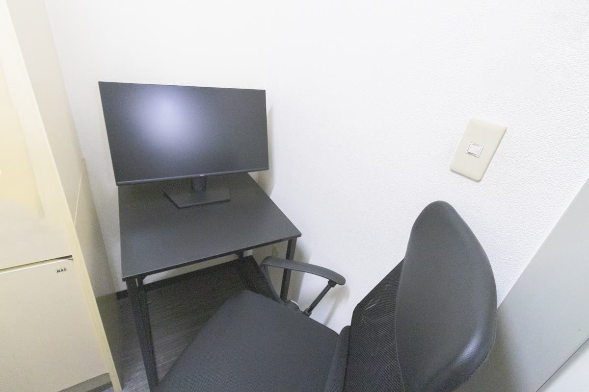 【広島駅出口徒歩4分！定員1名！】27インチモニター・10Gbps光回線・WiFi全て無料！ふれあい貸し会議室 広島No161の写真1