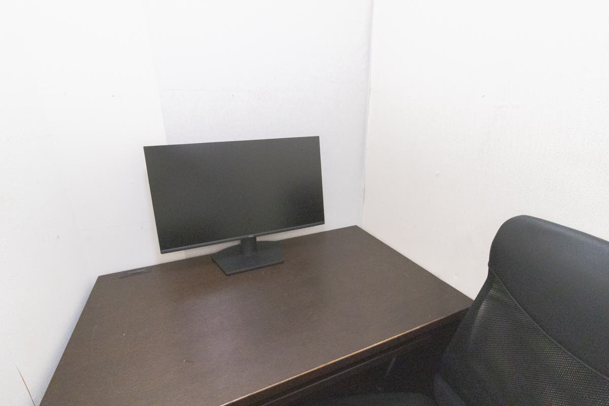 【広島駅出口徒歩4分！定員3名！】27インチモニター・10Gbps光回線・WiFi全て無料！ふれあい貸し会議室 広島No162の写真3